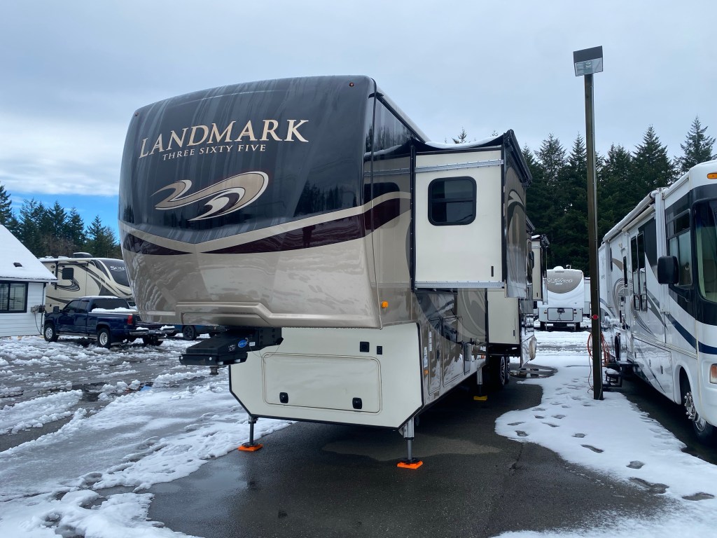 2020 Heartland Landmark Phoenix 365 #5154 - Sundance RV Center